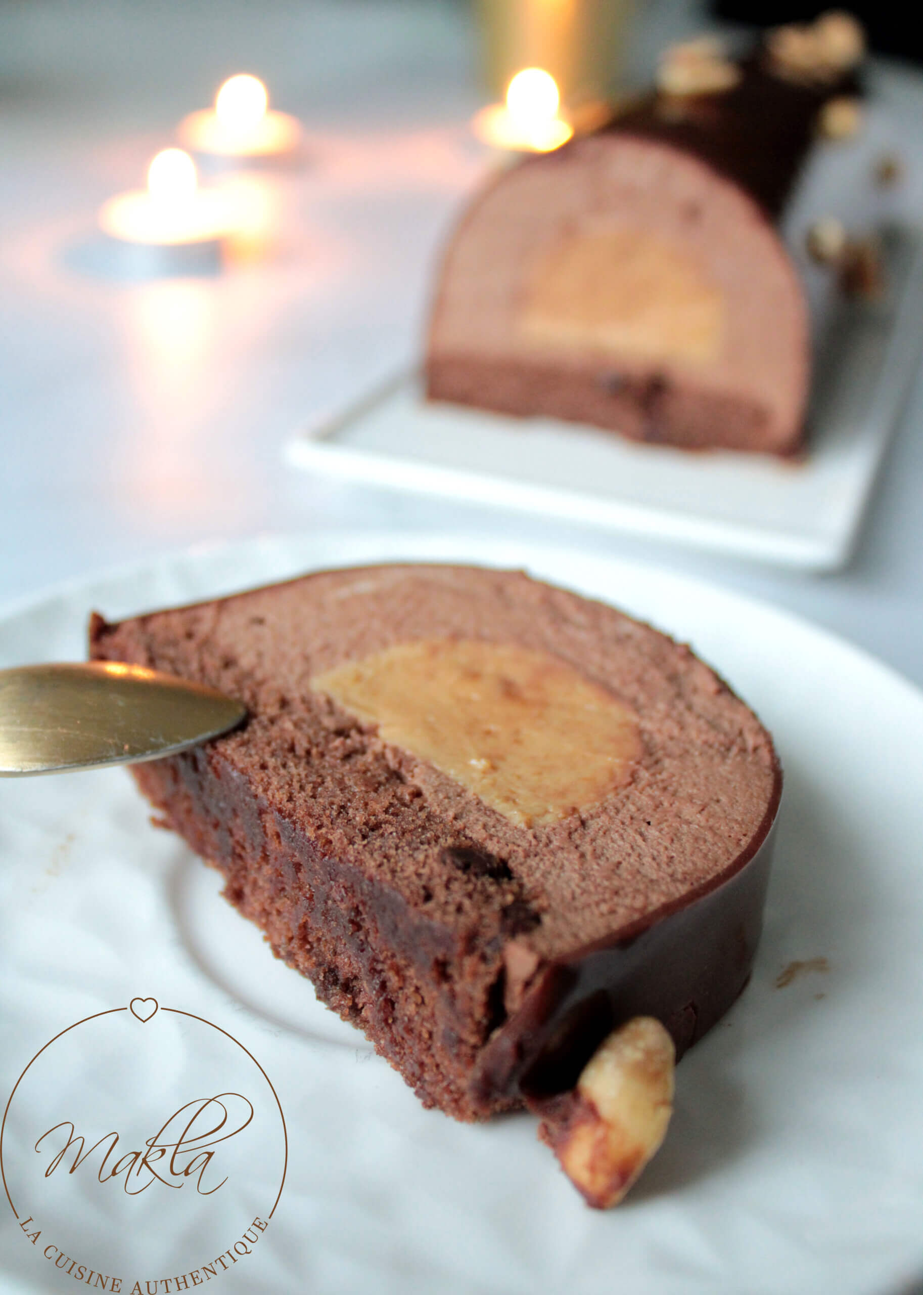 Buche chocolat au lait, praliné cacahuète - Makla - La cuisine authentique